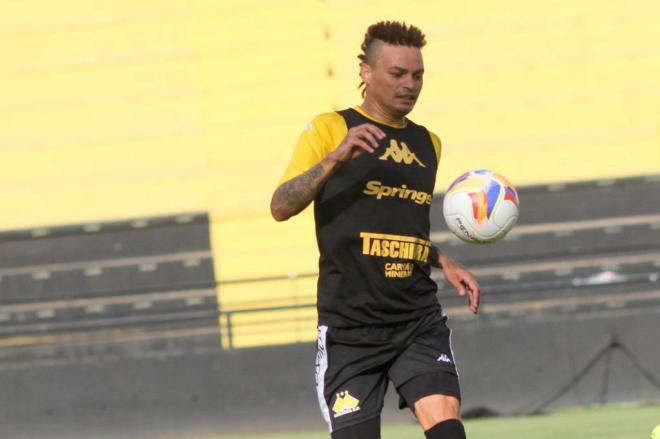 Oficial: Fábio Ferreira reforça o Tigre no Catarinense - Blog Denis ...