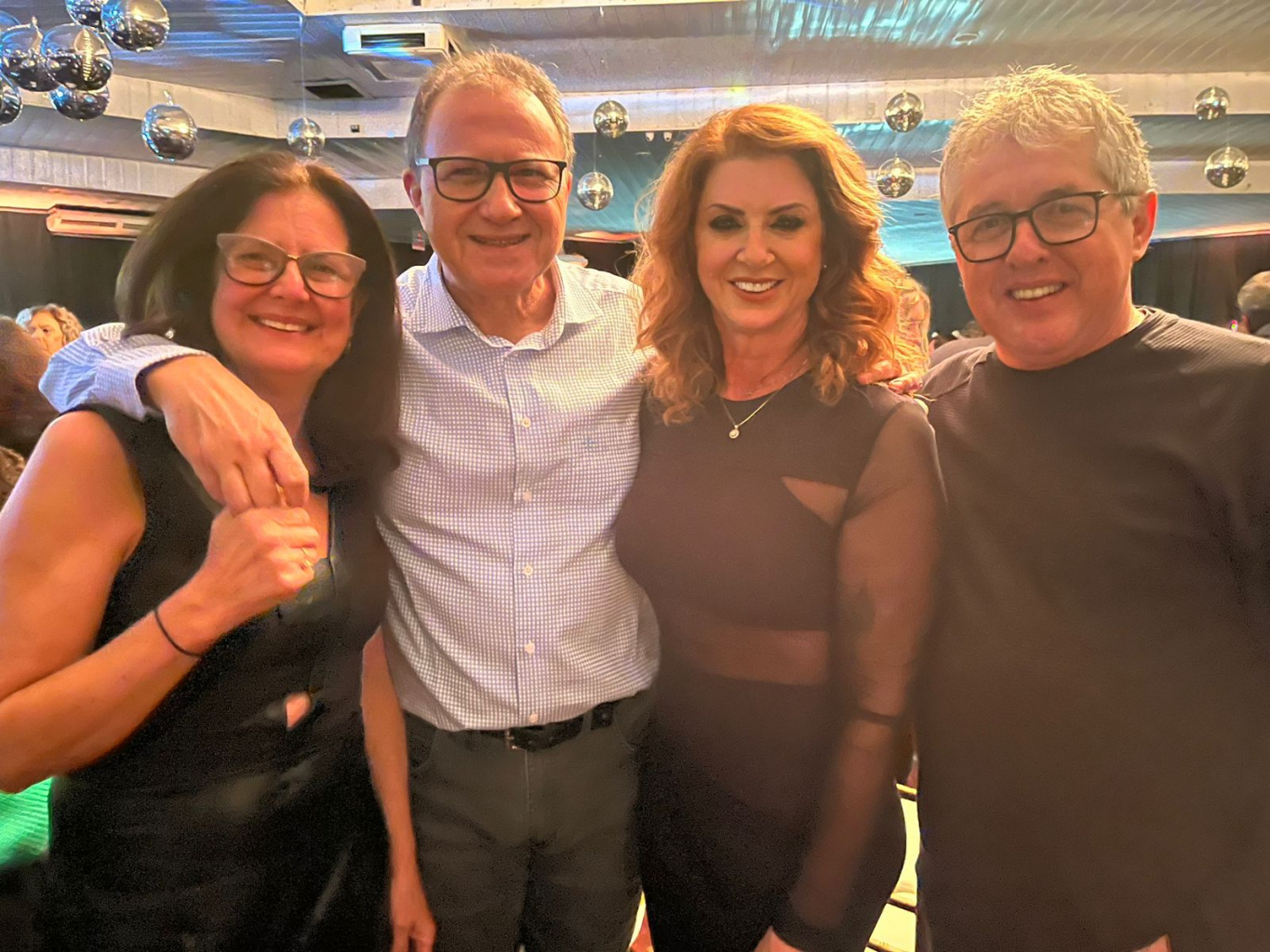 Eve’Som 50 anos foi coroada de sucesso - Blog Beth João - 4oito